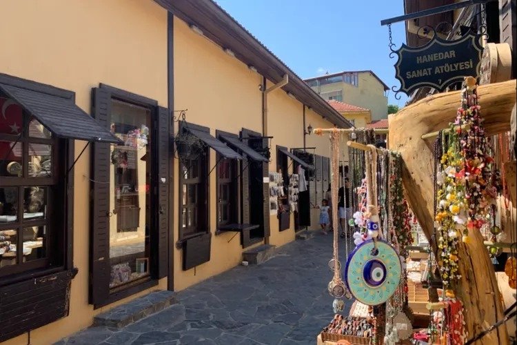 Tarihi Köprü Sanatın Merkezi Olmaya Devam Ediyor - Restorasyon Haber Tarihi Köprü Sanatın Merkezi Olmaya Devam Ediyor - Restorasyon Haber